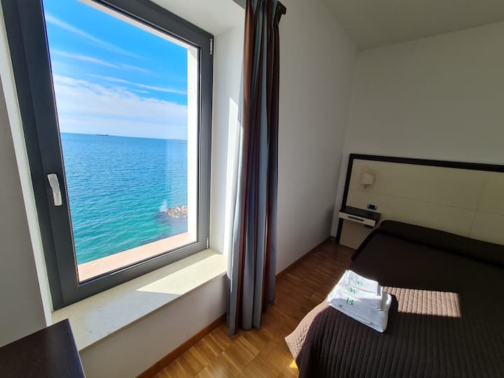 Living Room Con Angolo Cottura - Taranto