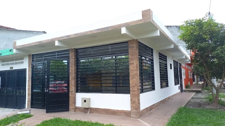 Agradable Casa Familiar E Independiente - Mariquita