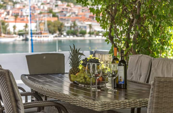 Apartment Alen
Free Wifi
Free 2 Parking Spots - Makarska