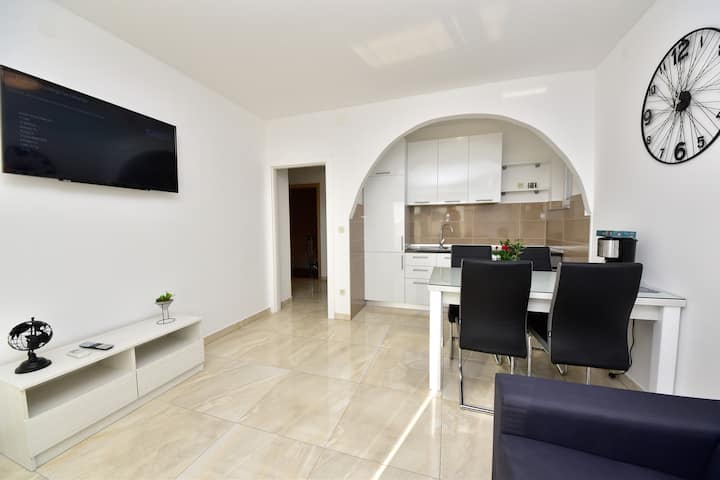 Apartment Sandra 2 - Biograd na Moru, Croatia