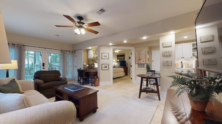 Luxurious Private Suburban Retreat - Sandy Springs, GA