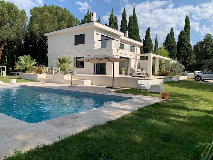 Maison Contemporaine  Avec Piscine - Monteux