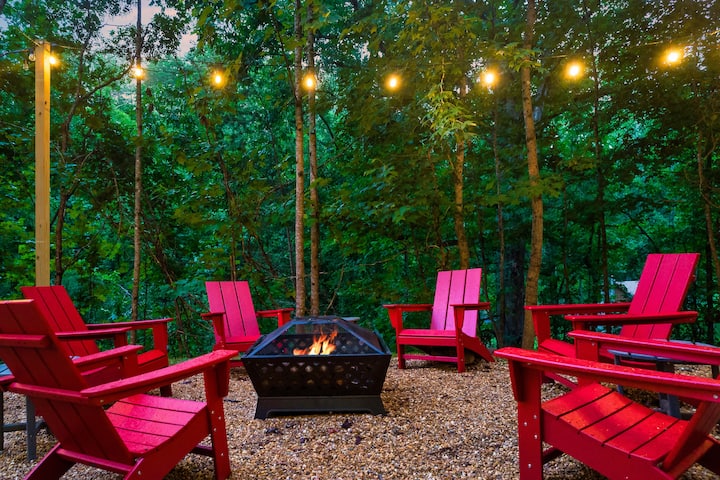 Winter Sale-private, Firepit, Fast Wi-fi & Games - Pigeon Forge, TN