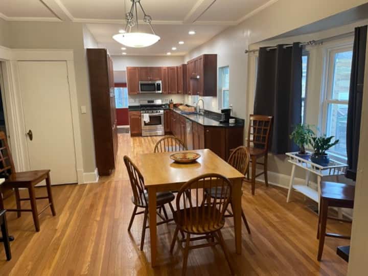 5-star Stay At Wyoming Street Retreat - Kansas City, KS