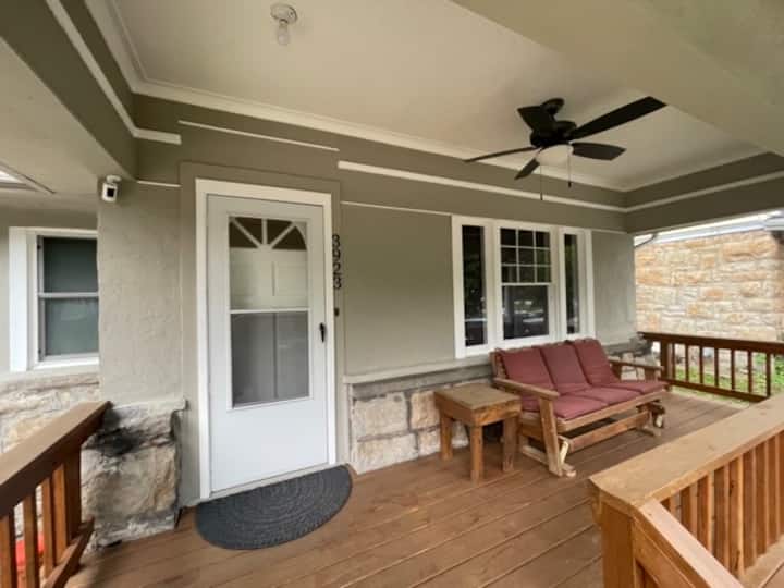 5-star Stay At Wyoming Street Retreat - Kansas City, KS