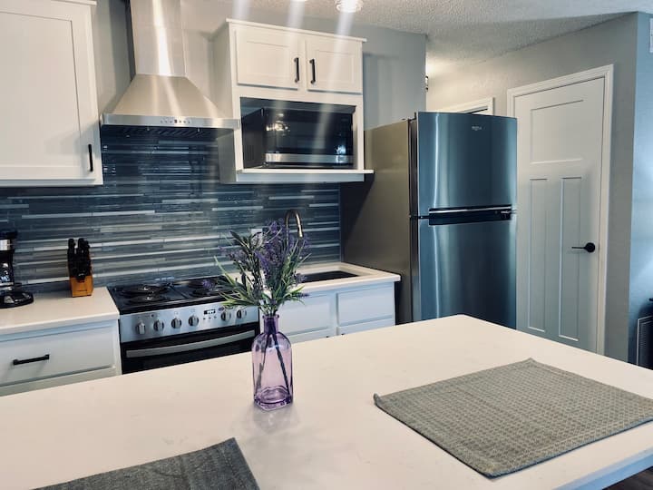 Lovely Lakefront 1 Bd/1 Bth Walk-in/wifi/slip - Osage Beach, MO