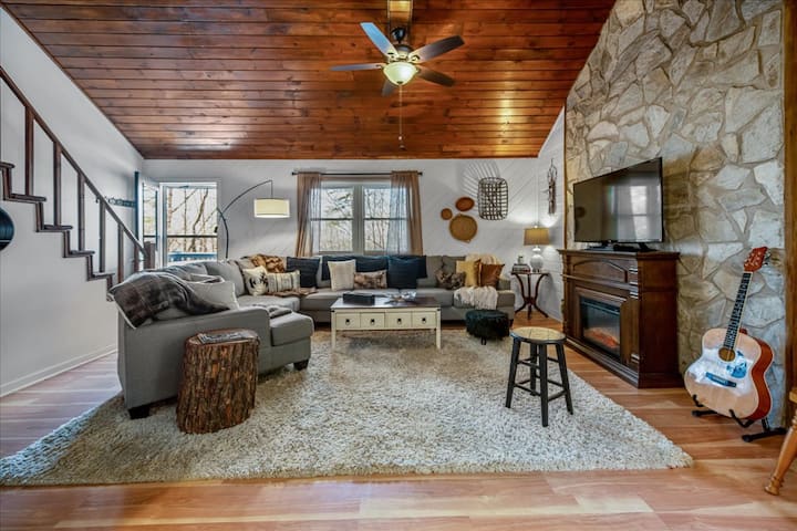 Cozy Cabin With Hot Tub & Fire Pit - Ellijay