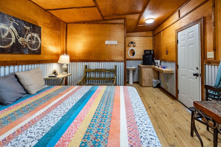Rustical Cabin #27 At The Leakey Inn - Leakey, TX