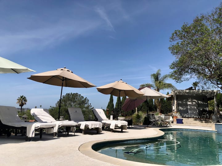 Adorable Studio Guesthouse With Pool &Hot Tub - Vista, CA