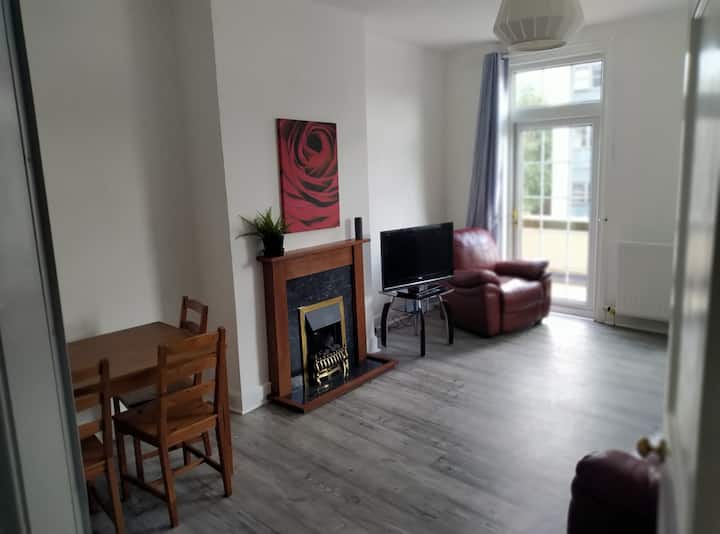 Spacious 3 Bedroom Apartment, Gorgie, Edinburgh. - Scottish Gas Murrayfield Stadium