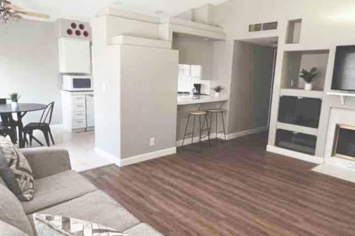 Entire Home - Fast Wifi - Coldac- 3 Miles To Strip - Las Vegas