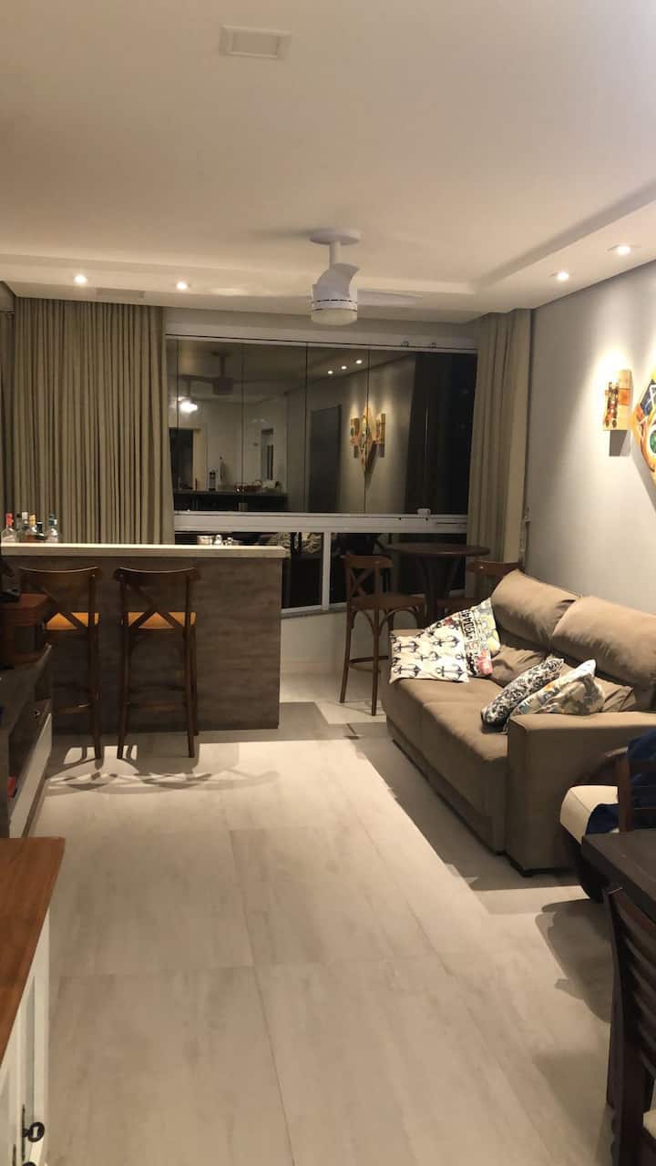 Apartamento Próximo Ao Mar, Com 2 Vagas De Garagem - Laguna