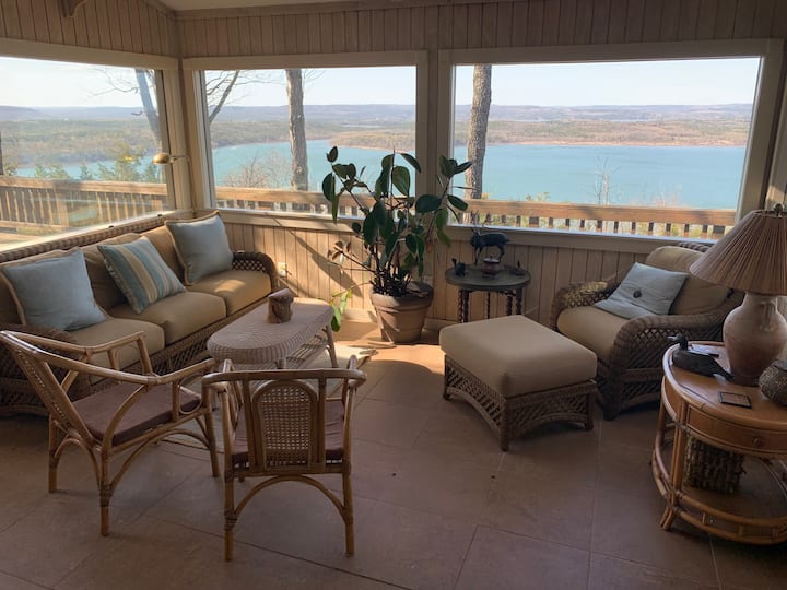 Lakeview Cottage Overlooking Greers Ferry Lake - Heber Springs, AR