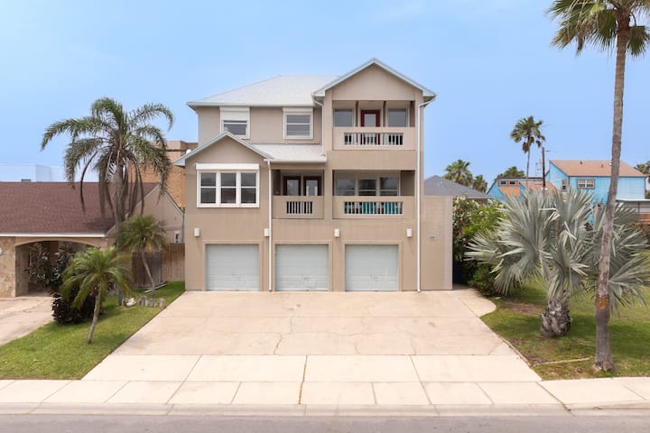Enormous Heated Pool & Spa! Single Family Home! - South Padre Island, TX