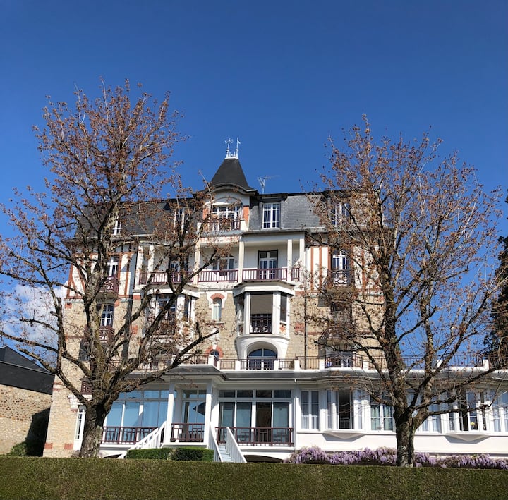 Meublé 37m2 Refait à Neuf Avec Vue Sur Arboretum - Bagnoles de l'Orne