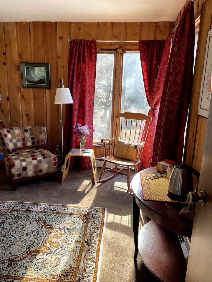 Private In-home Suite; Trails, Wilderness & City - Anchorage