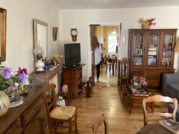 Maison Chaleureuse Avec Jardin - Cuiseaux