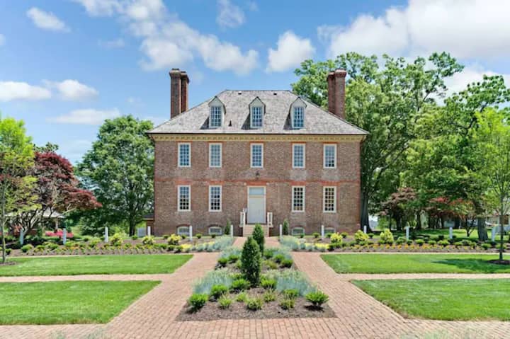 2 Bedroom(4 Beds) @ The Historic Powhatan Resort - Virginia