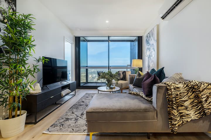 ◤Luxury Sky-high Apt W Stunning Views & Parking◢ - Melbourne