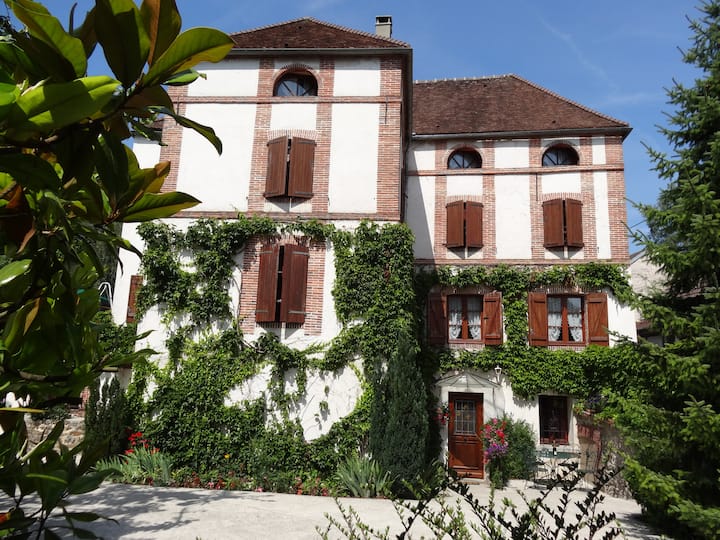 Gîte Avec Jardin, Dans Un Ancien Moulin - Sézanne