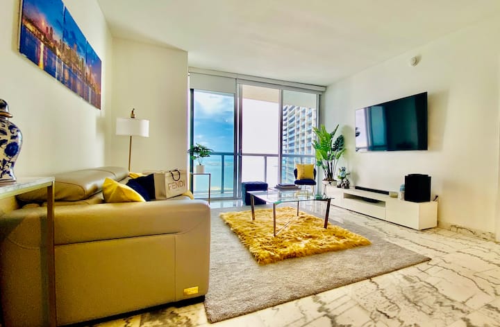 W Hotel Tower Apartment 46th Floor - Miami