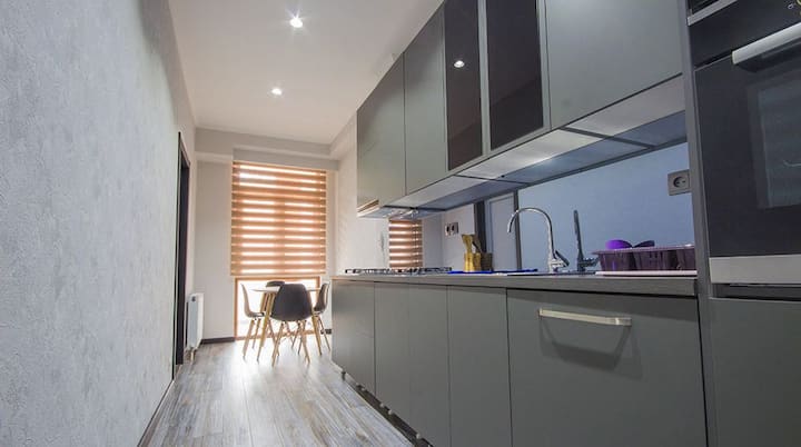 Lovely 3-bedroom Serviced Apartament With Pool/gym - Tbilisi