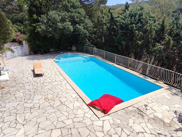 Apt. Au Rdc D'une Villa à 5mn à Pied De La Mer. - Le Pradet