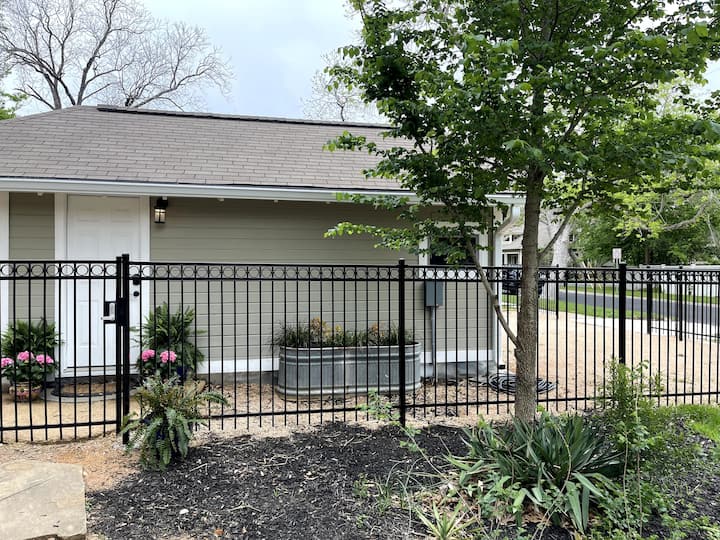 Casa Verde - Efficiency Guesthouse In Georgetown - Georgetown, TX