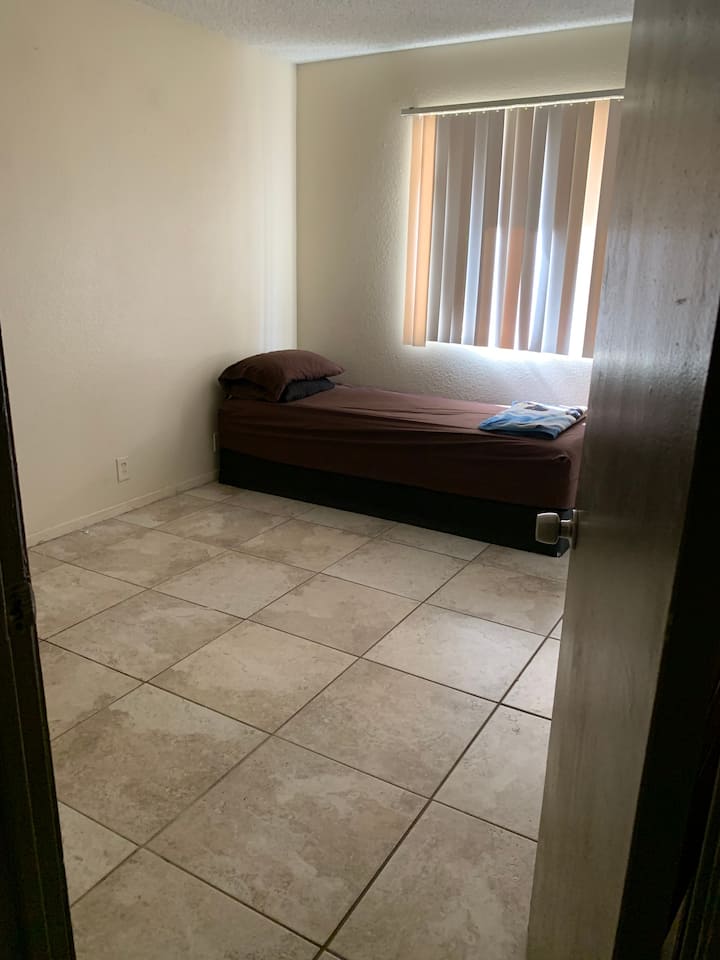 Private Room With Twin Tempurpedic Bed & Couch Bed - Indio, CA