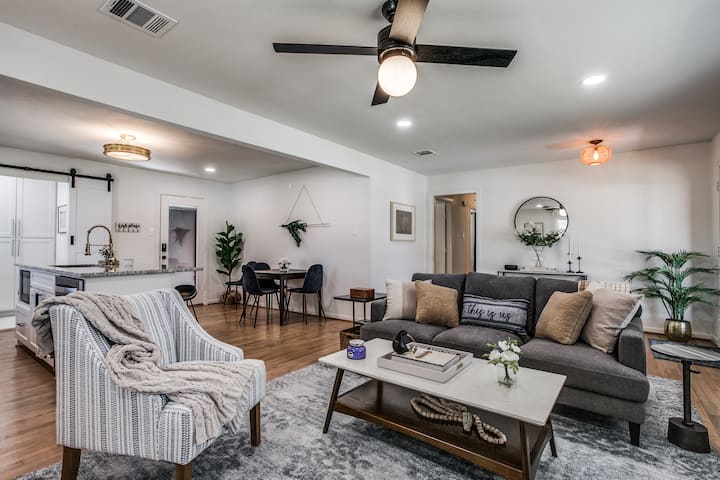 3bd Home W/ Patio + Grill In Downtown Rockwall - Rockwall, TX