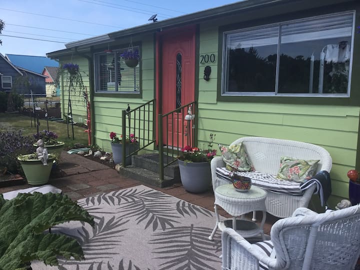 Bohemian Beach Getaway - Long Beach, WA