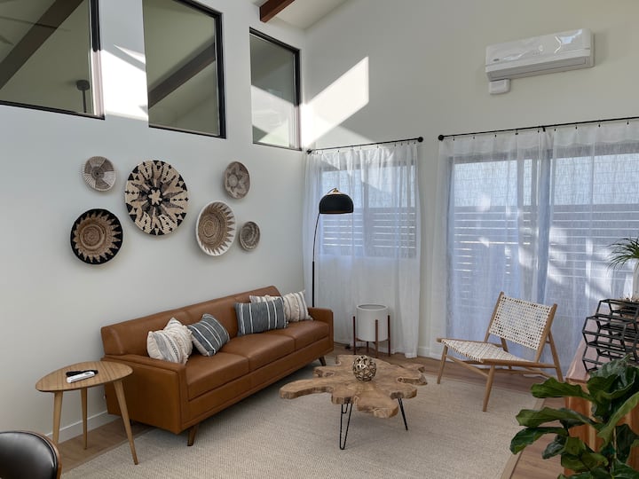 Gorgeous Well Appointed One- Bedroom Guesthouse - Carlsbad, CA