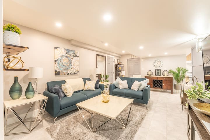 Beautiful, Private Home With Pool And Hot Tub - Osoyoos