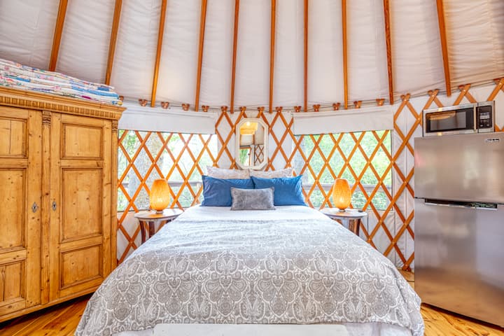 Luxury Yurt Experience - Walk To Eateries In Town - Auburn, CA