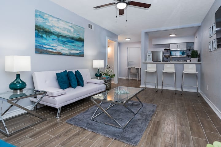 Stylish 1br! Minutes To Downtown! Easy Access! - South Park - Houston