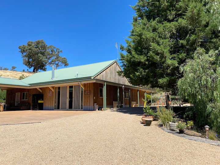 Daisy Hill Lodge -Off Peak Rate - Bonnie Doon