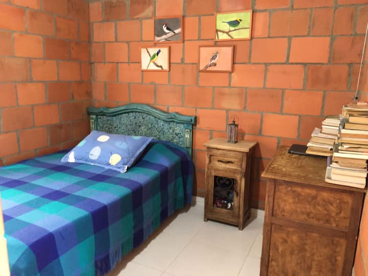 Alquiler De Habitación En Jardín, Antioquia - Jardín