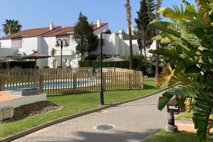 Apartamento Piscina, Campo De Golf, A 200 M Playa - Rota