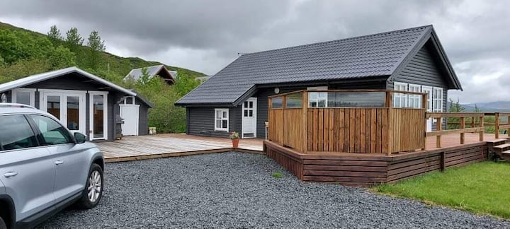 Three Bedroom Cottage Near The Geyser Area - Islandia