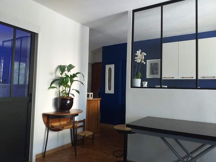F3 Bleu Avec Parking Privé à 15' Du Centre Ville ! - Aix-en-Provence