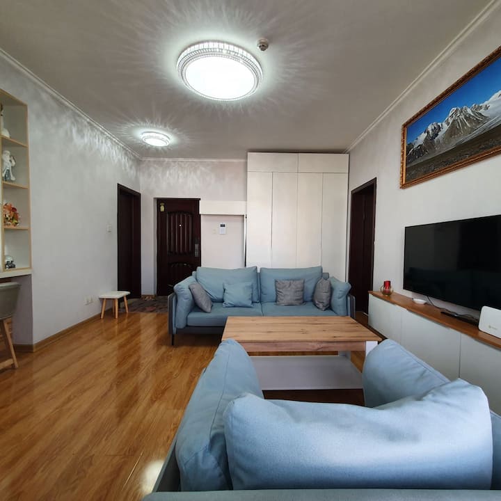 Lovely 2-bedroom Condo With Free Wi-fi In Dt Ub - Ulaanbaatar