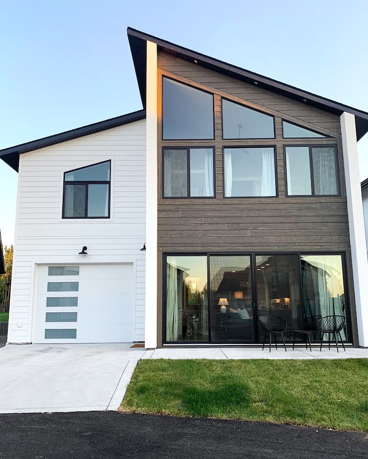 Modern Mountain House + Pet Friendly With Hot Tub - Red Lodge, MT