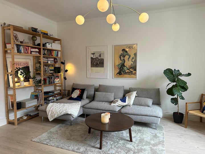 Cozy Apartment With Balcony - Stockholm