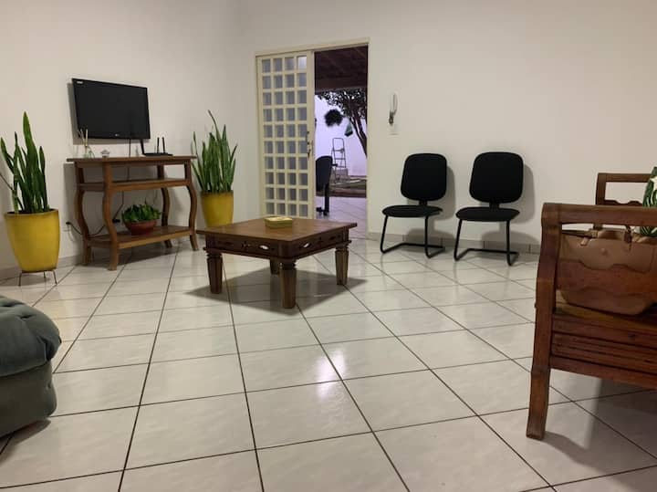 Casa Aconchegante Em Bairro A 5 Minutos Do Centro - Uberlândia