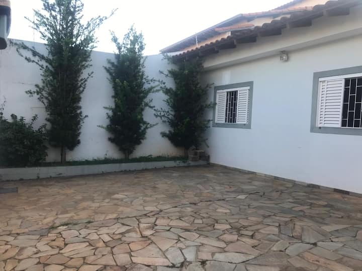 Casa Aconchegante Em Bairro A 5 Minutos Do Centro - Uberlândia