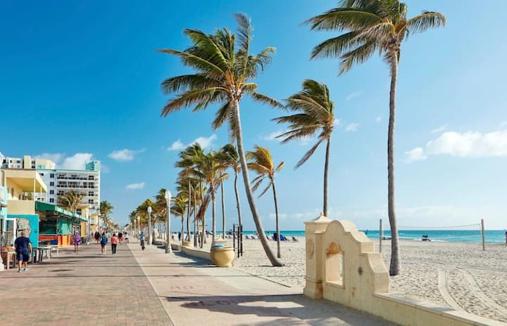 Luxury Condo Studio, Costa Hollywood Beach Resort - Hollywood, FL