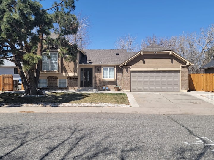 Cheerful 2-bedroom Home - Denver Airport (DEN)