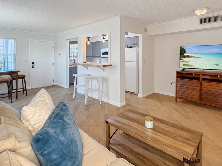 Boho Beach Condo - Pinellas County, FL
