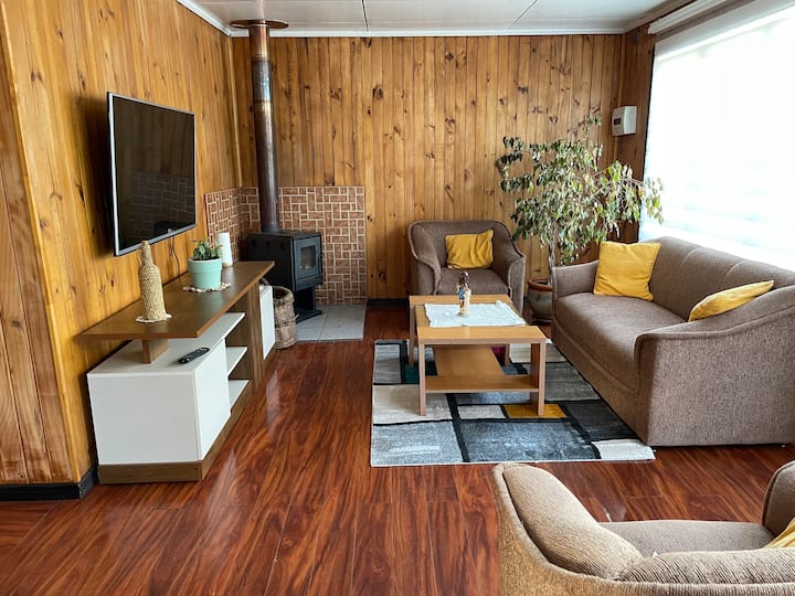 Casa Chilota Cercana Al Centro De Castro - Castro