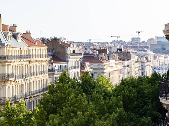 Un Pouillon Rénové Sur La Canebière. - Marsiglia